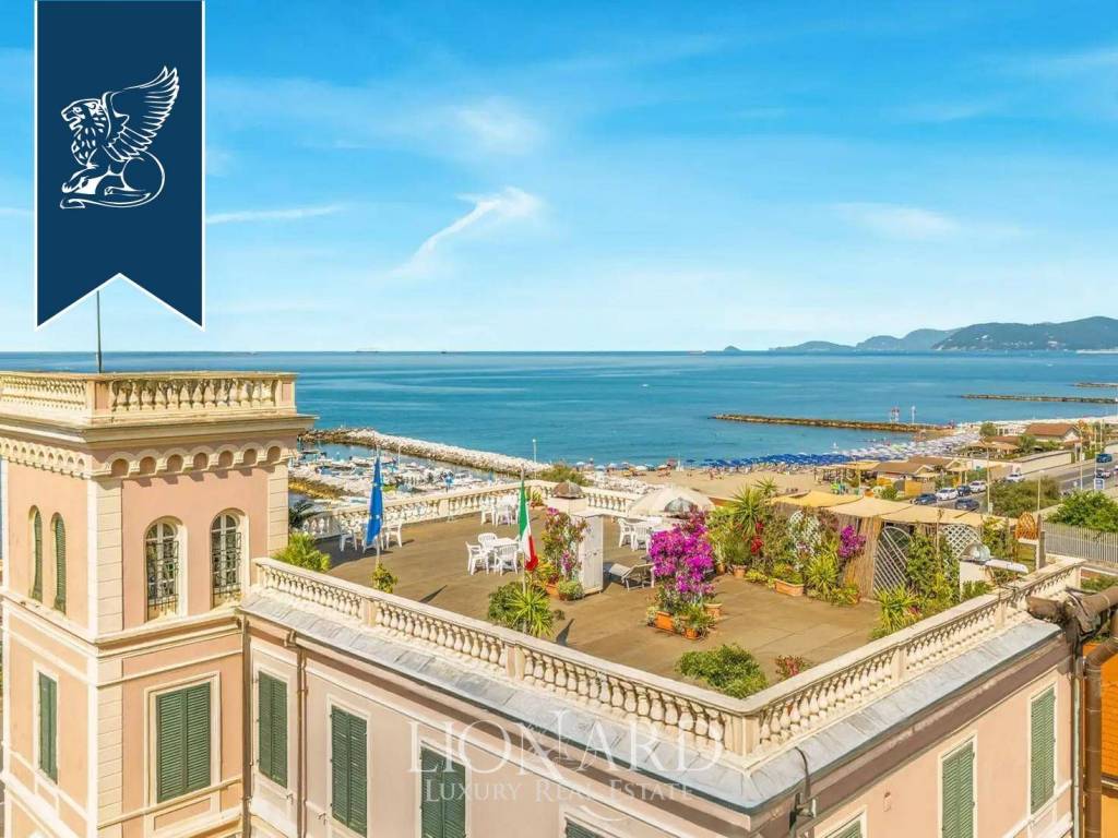 Hotel, Massa, Rif. 125842893 - Immobiliare.it