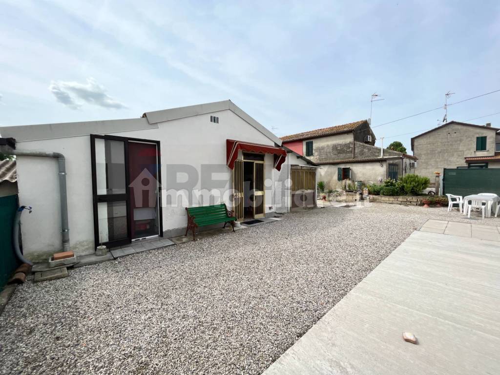 Affitto Appartamento in via Fossa 21. Riva del Po. Buono stato, su più ...