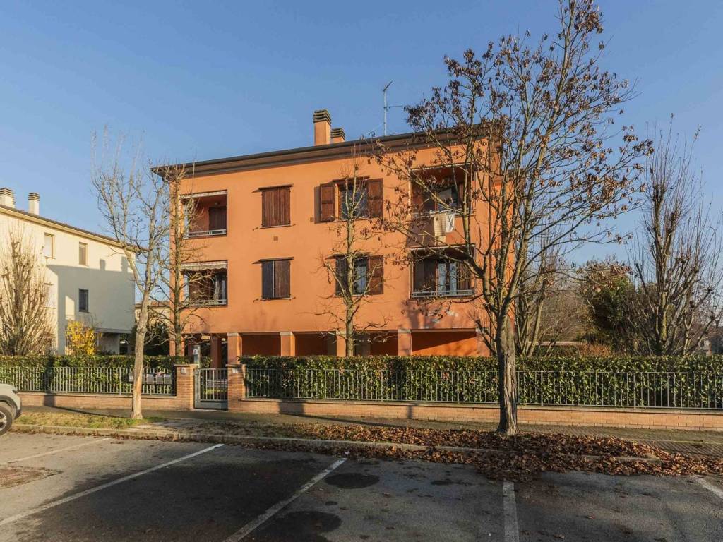 Vendita Appartamento San Pietro in Casale. Trilocale in via Umberto ...