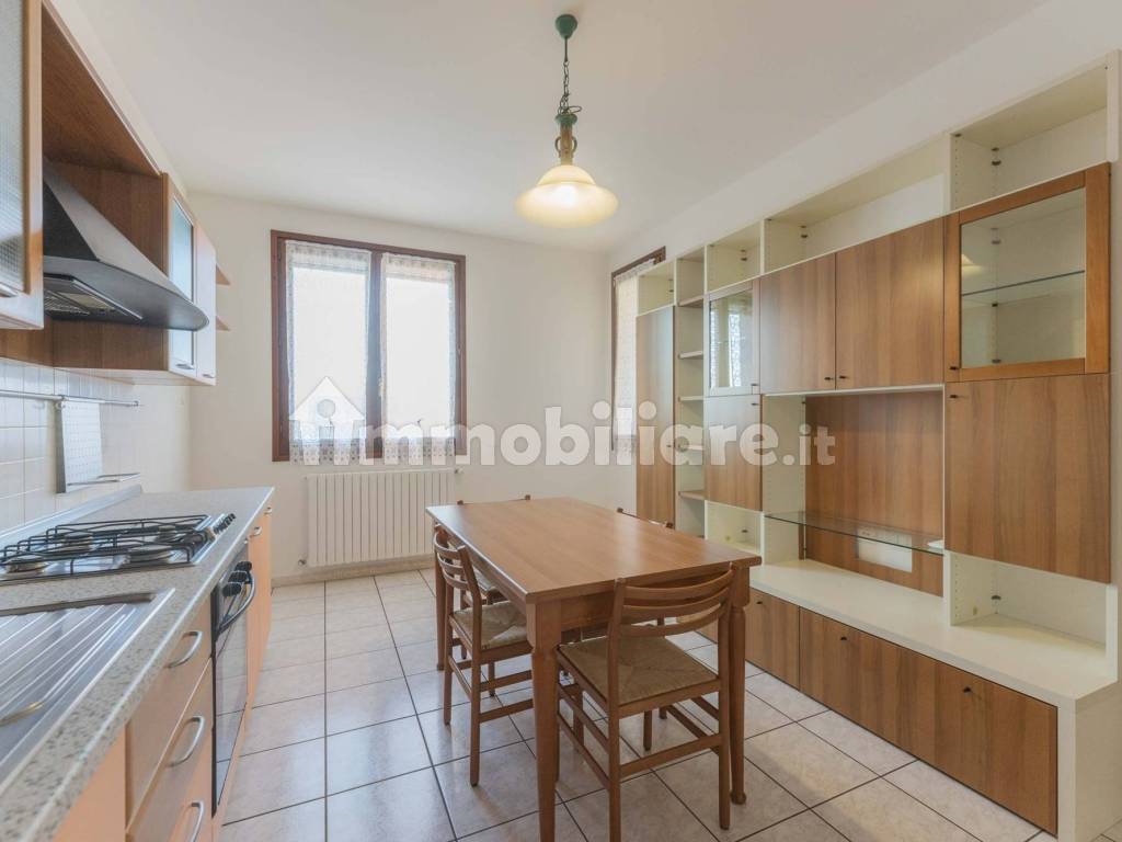 Vendita Appartamento San Pietro in Casale. Trilocale in via Umberto ...