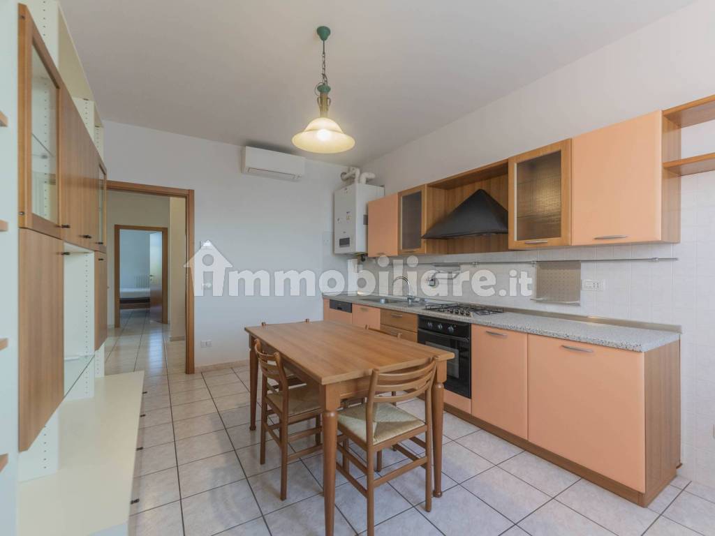 Vendita Appartamento San Pietro in Casale. Trilocale in via Umberto ...