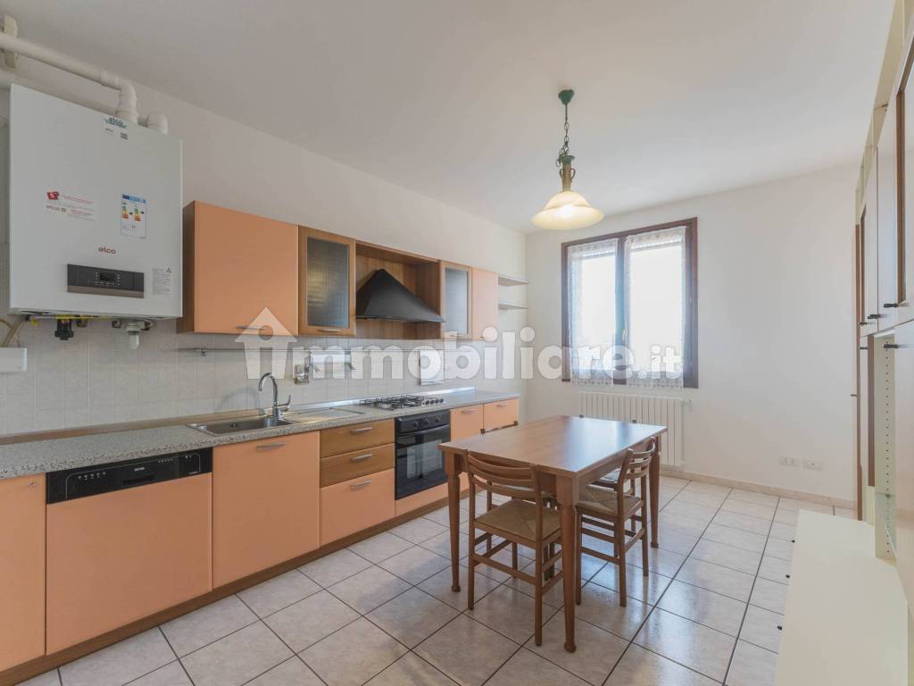 Vendita Appartamento San Pietro in Casale. Trilocale in via Umberto ...