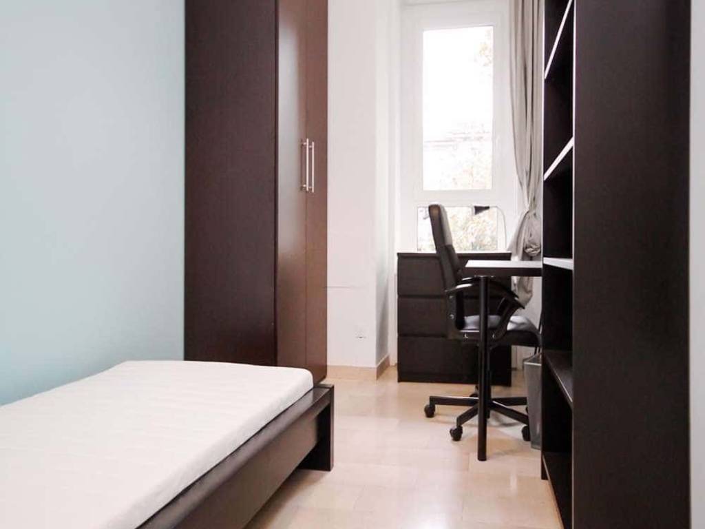 Stanza in affitto in Appartamento, affittasi camera viale Tibaldi, Milano