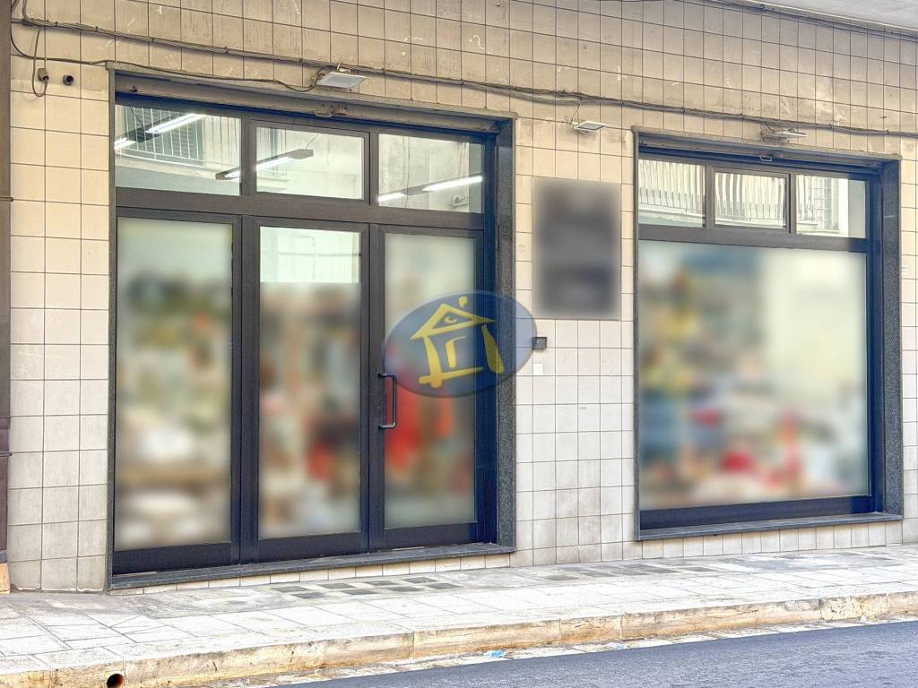 Locale commerciale via Monopoli, Castellana Grotte, Rif. 125855389 ...