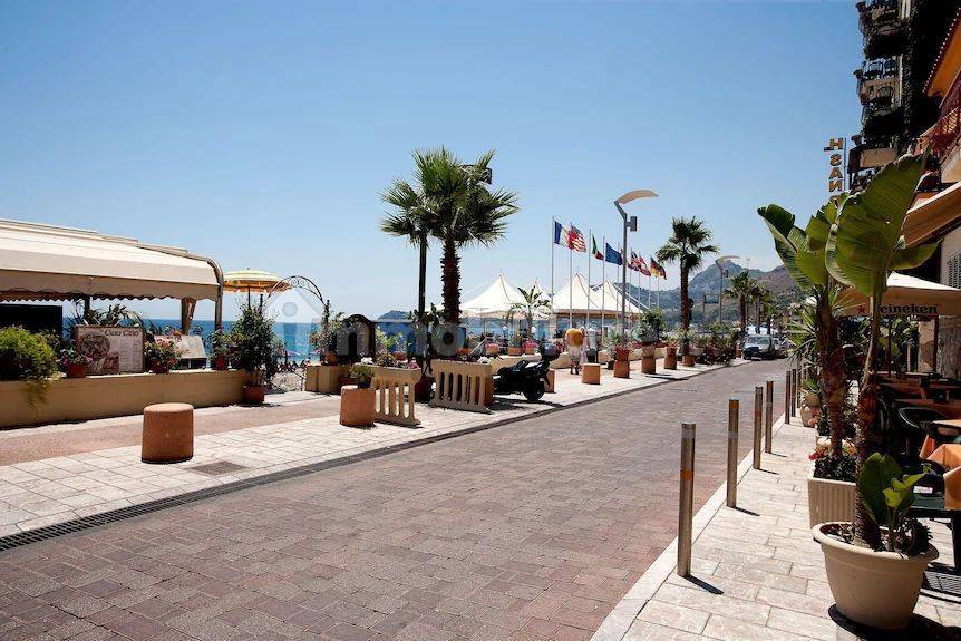 Tavola calda via Vincenzo Bellini, Letojanni, Rif. 125432307 ...