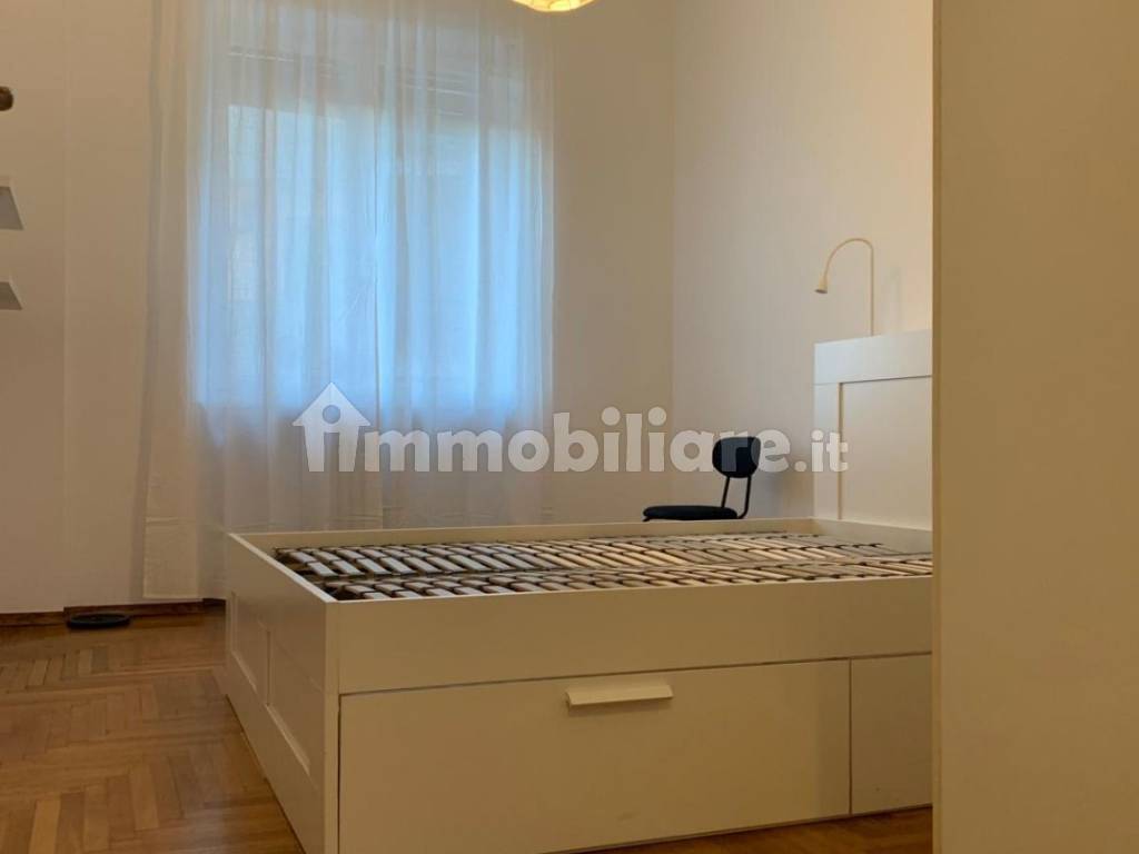 Affitto Appartamento Milano. Trilocale in viale Coni Zugna 58. Buono ...