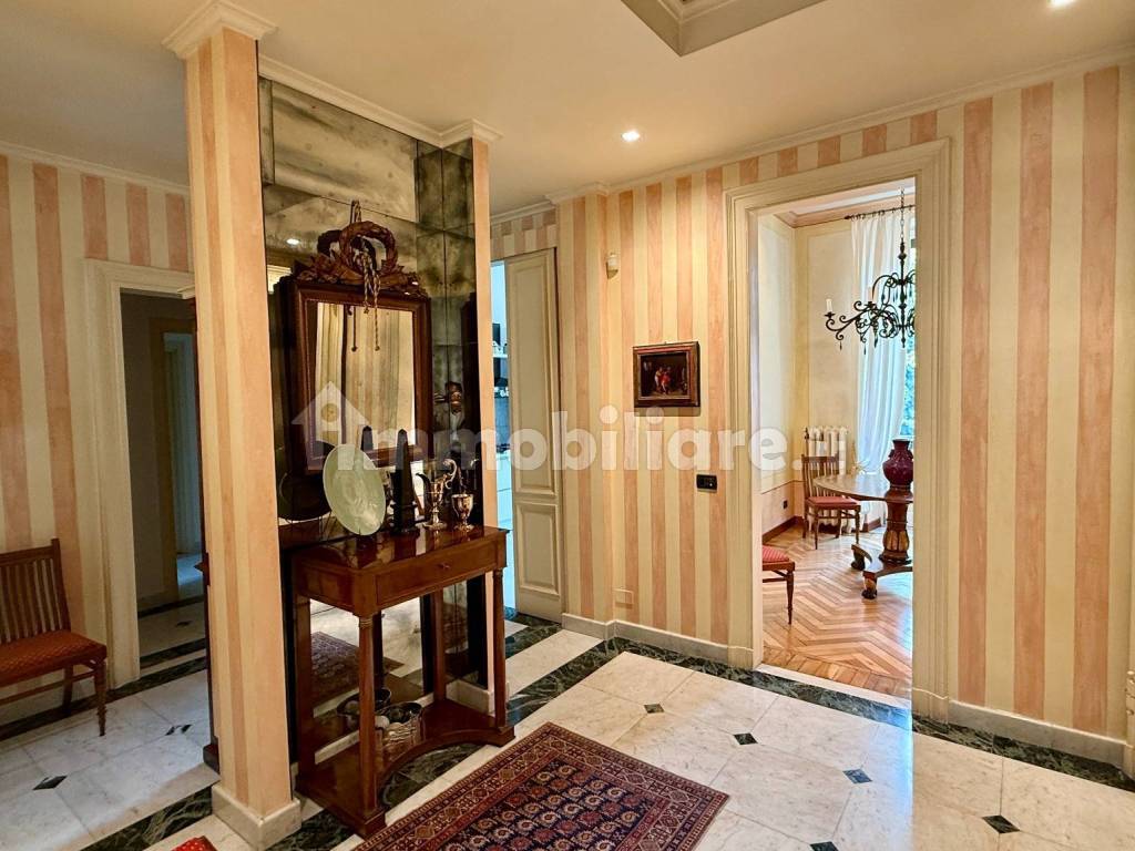 Vendita Appartamento in via della Rocca 10. Torino. Ottimo stato ...