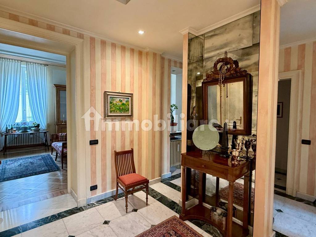 Vendita Appartamento in via della Rocca 10. Torino. Ottimo stato ...