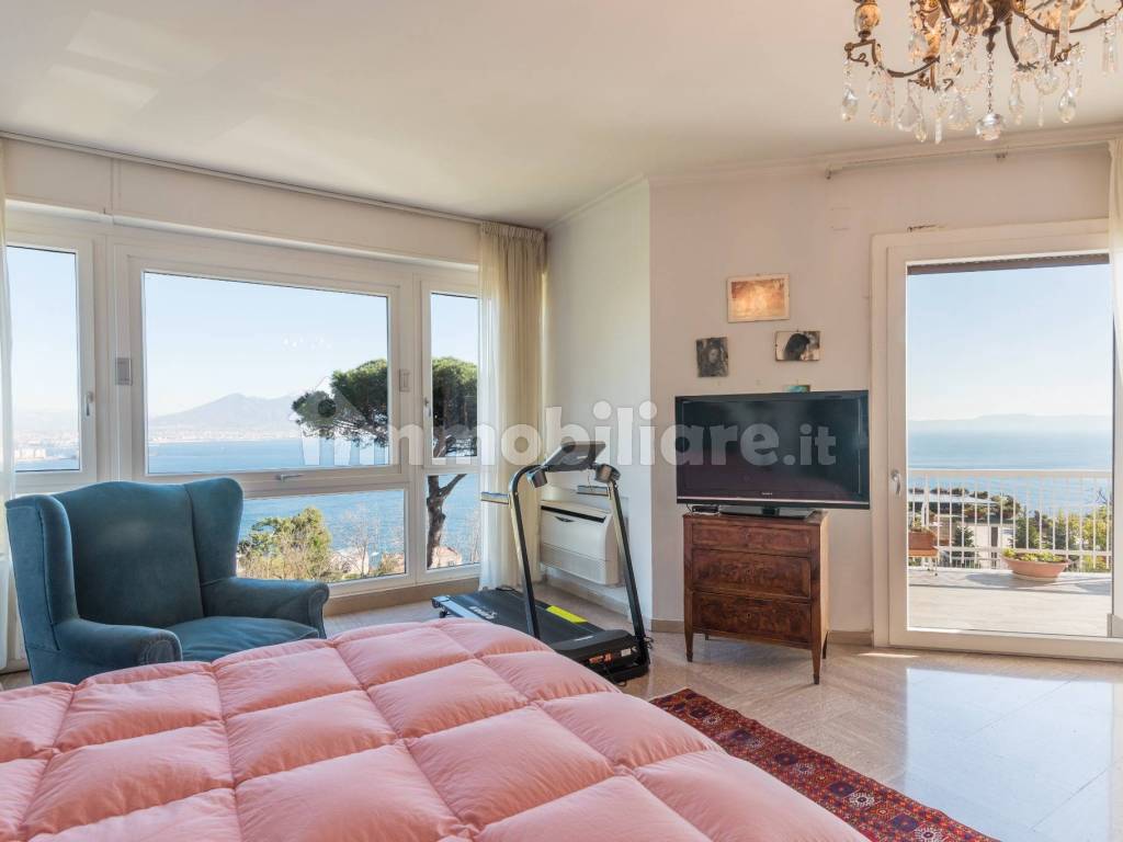 Vendita Appartamento in via Francesco Petrarca 141. Napoli. Ottimo ...