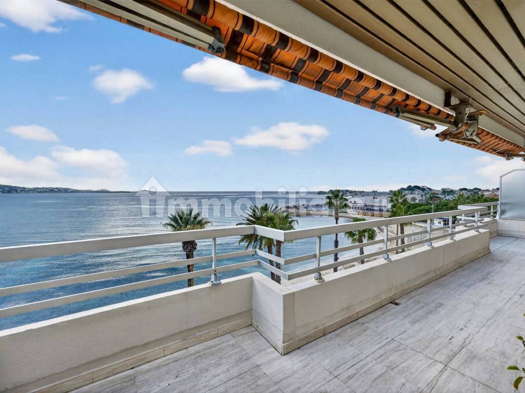 Vendita Appartamento Bandol. Trilocale in Bandol Hh-16025651. Con ...