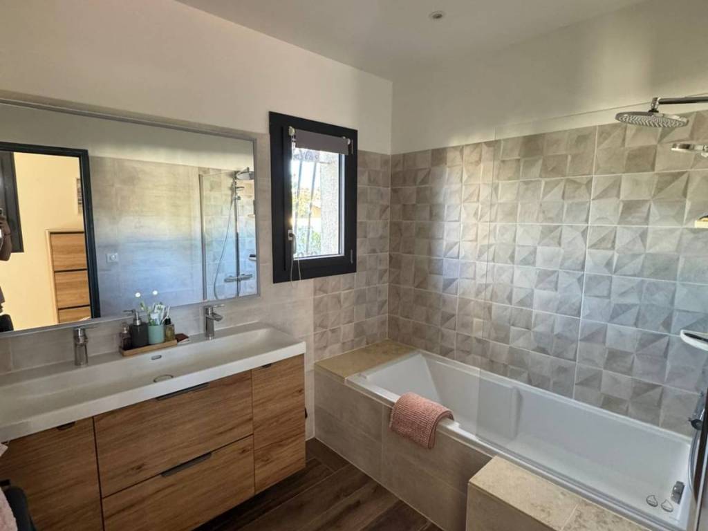 Vendita Terratetto unifamiliare Cheval-Blanc. Con terrazza, 125 m², rif ...