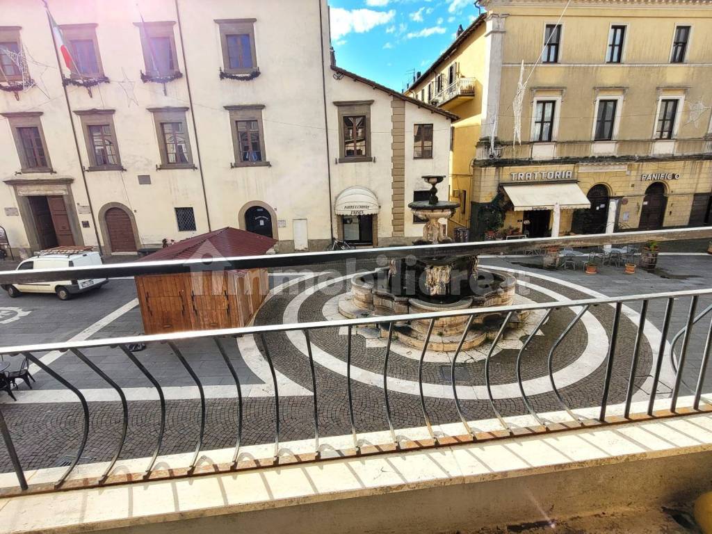 Sale Apartment Sutri. 3-room flat in piazza del Comune 1. Good ...