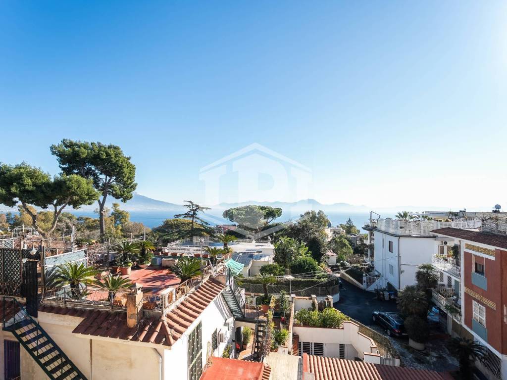 Vendita Appartamento Napoli. Quadrilocale in via Francesco Petrarca 31 ...
