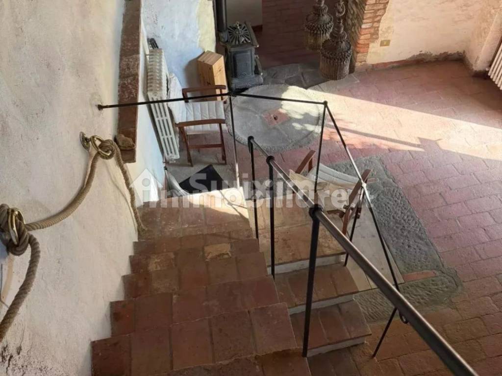 Vendita Casa colonica Bucine. Da ristrutturare, 95 m², rif. 125868791
