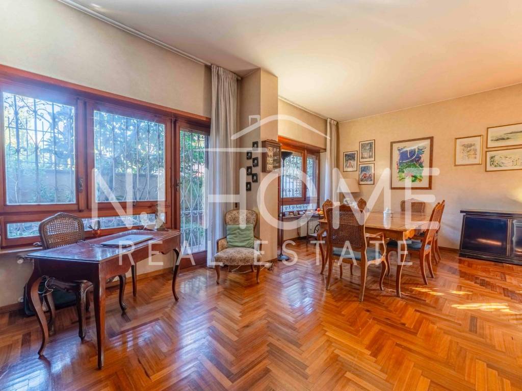 Vendita Appartamento in via Roberto Bracco 15. Roma. Posto auto ...