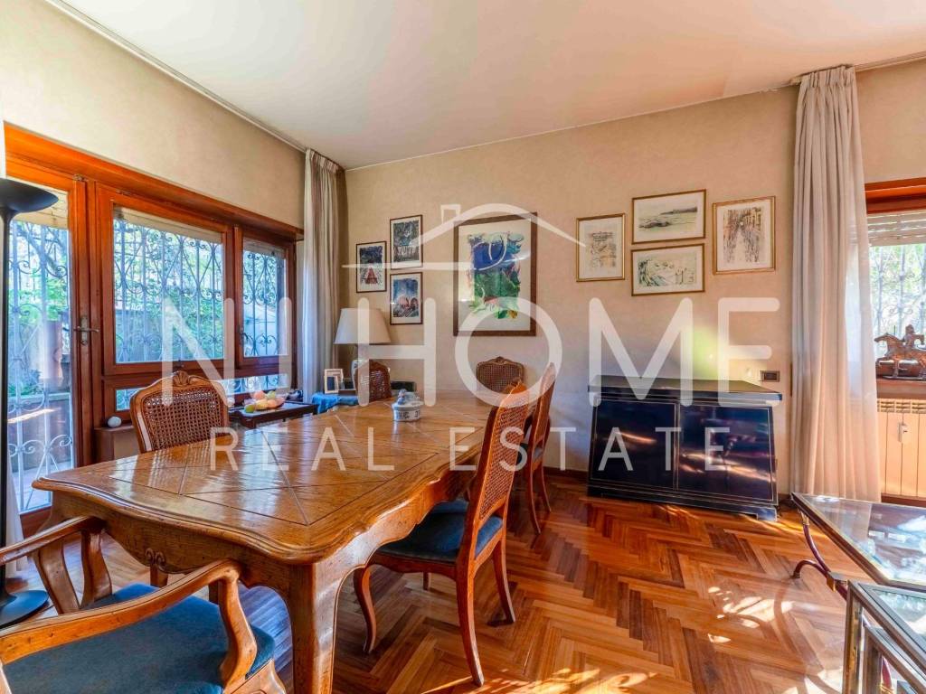 Vendita Appartamento in via Roberto Bracco 15. Roma. Posto auto ...