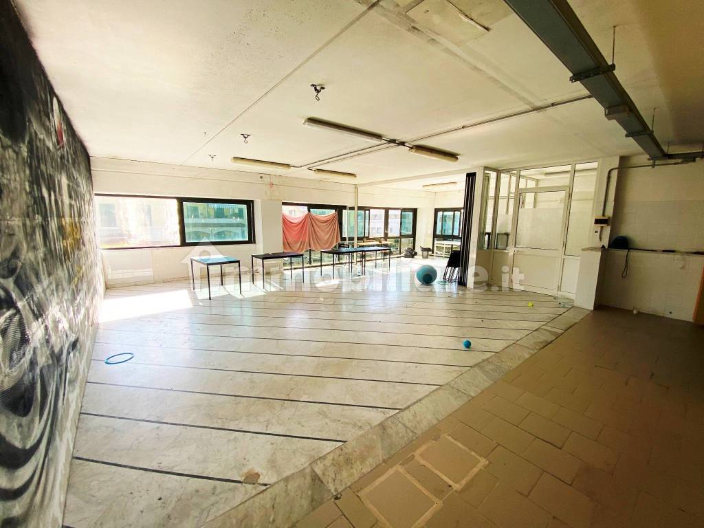 Capannone via Europa, Luni, Rif. 125880645 - Immobiliare.it