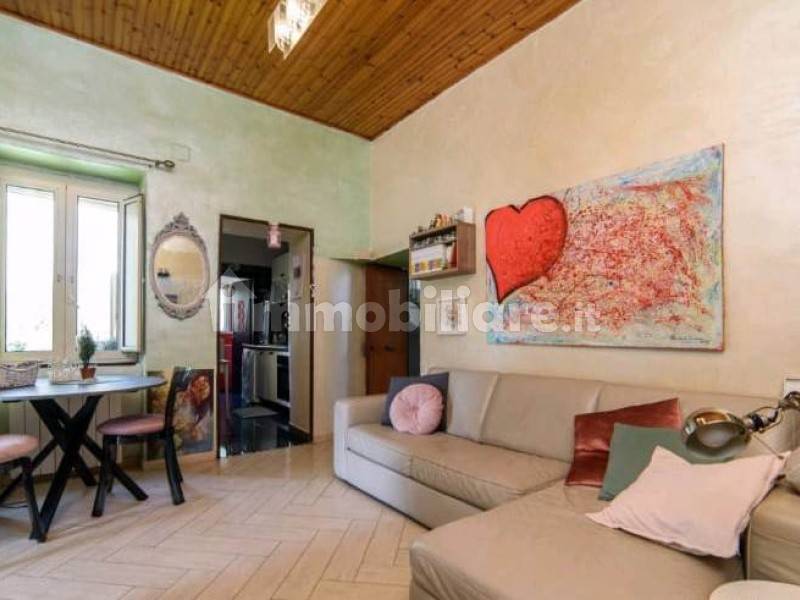 Vendita Appartamento Salerno. Bilocale in via Calata San Vito 87. Buono ...