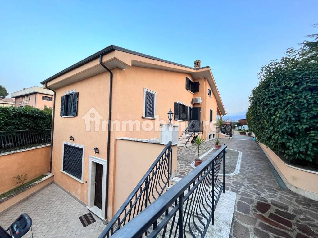 Asta per villetta a schiera, Località Finocchio, via Casilina 1944 ...