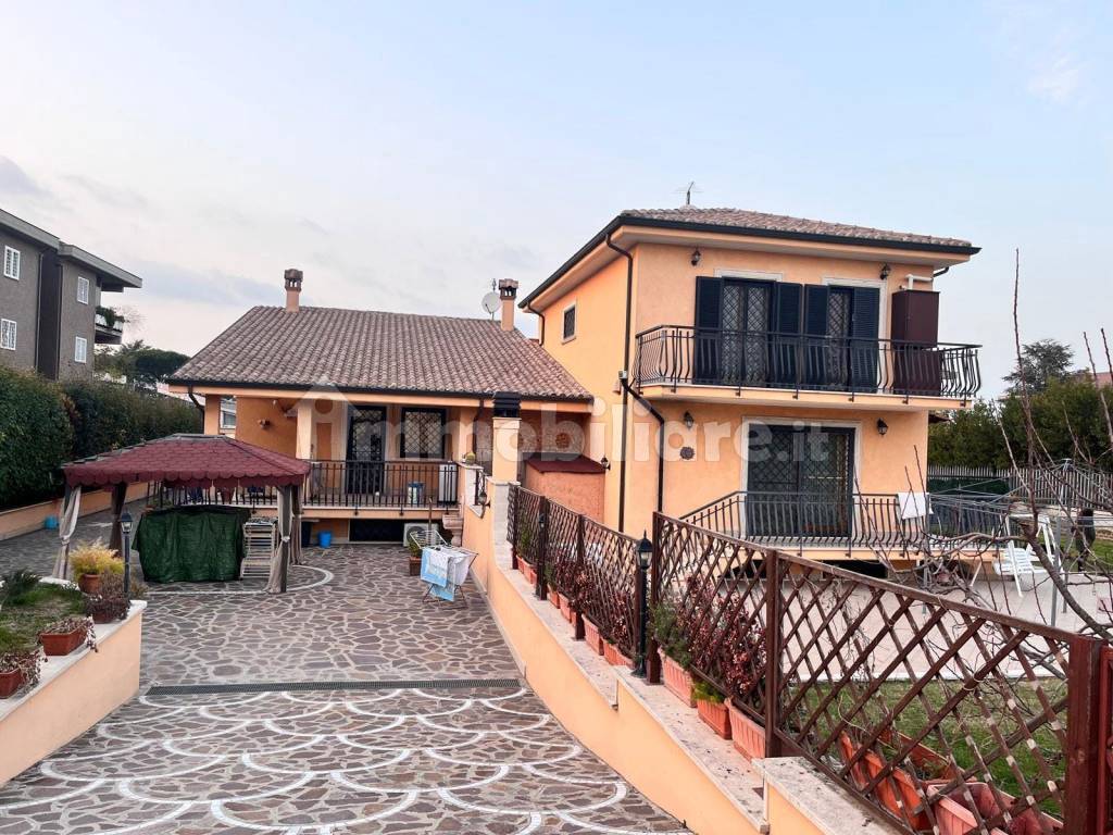 Asta per villetta a schiera, Località Finocchio, via Casilina 1944 ...