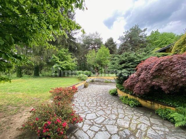 Vendita Villa unifamiliare in via al Golf Appiano Gentile. Buono stato ...