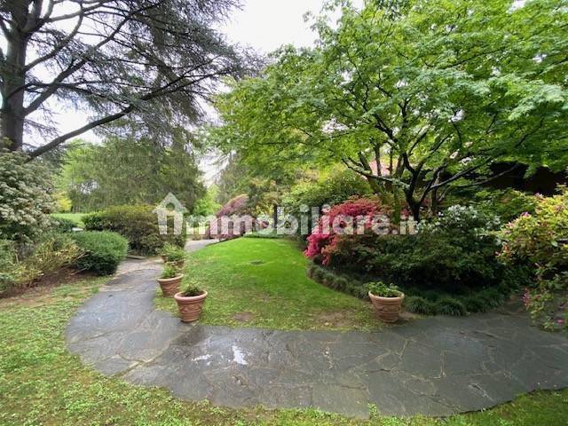 Vendita Villa unifamiliare in via al Golf Appiano Gentile. Buono stato ...