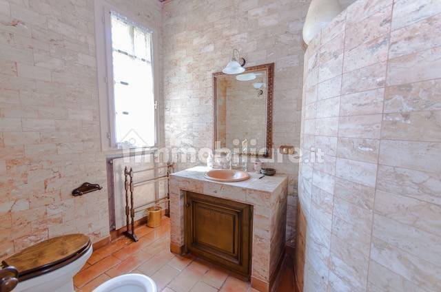 Vendita Villa unifamiliare in via al Golf Appiano Gentile. Buono stato ...