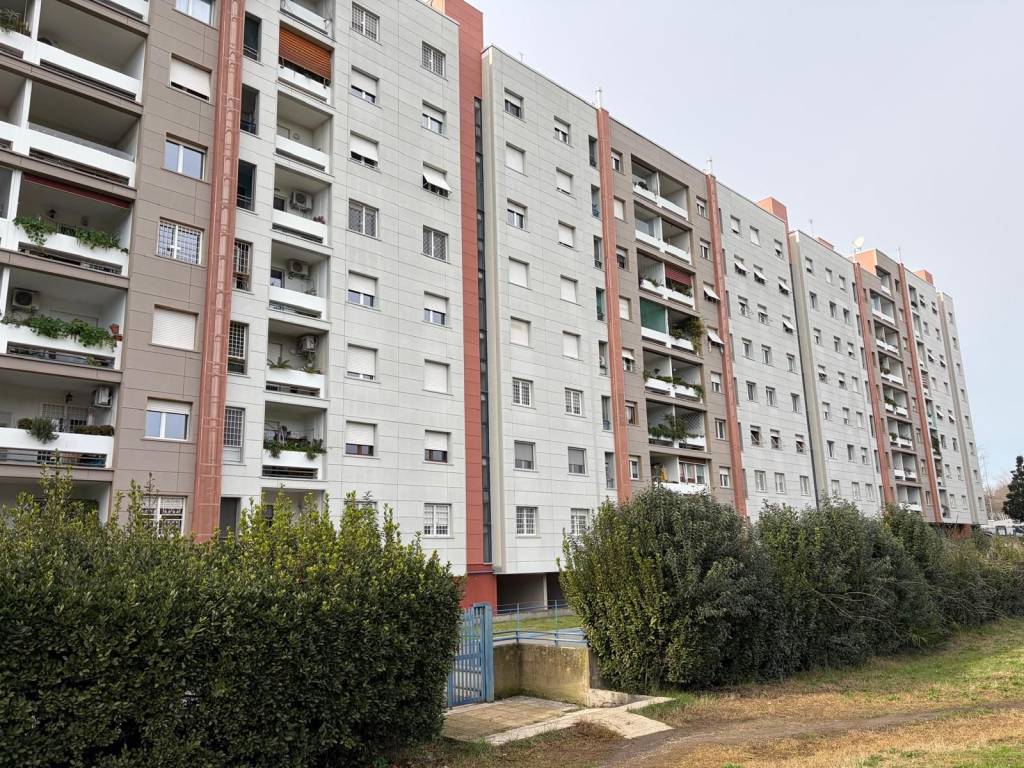 Vendita Appartamento Roma. Trilocale in piazzale Montesquieu. Buono ...