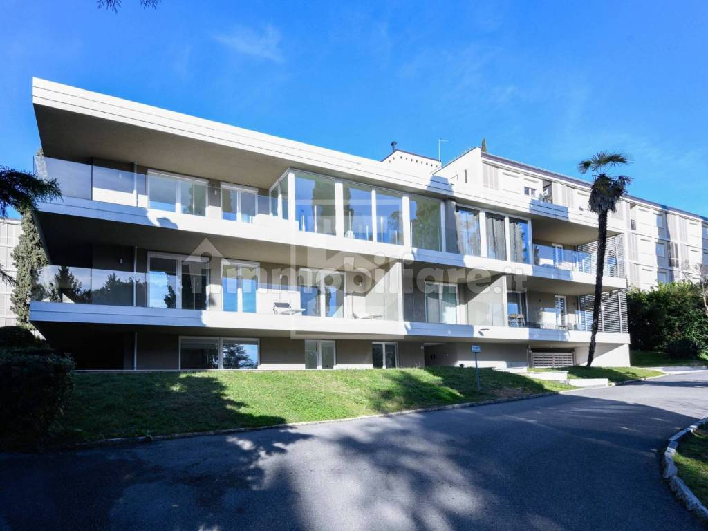 Vendita Appartamento Gardone Riviera. Trilocale in via al Vittoriale 11 ...