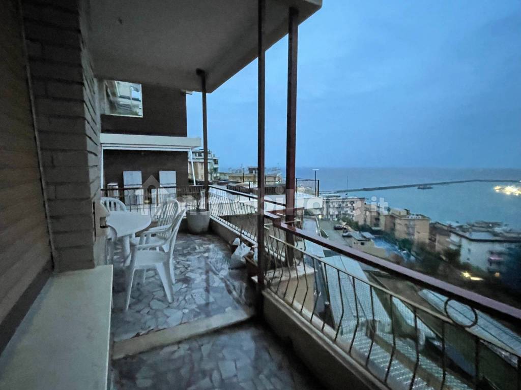 Vendita Appartamento in via Mario e Nicolò Dagnino 25. Genova. Da ...