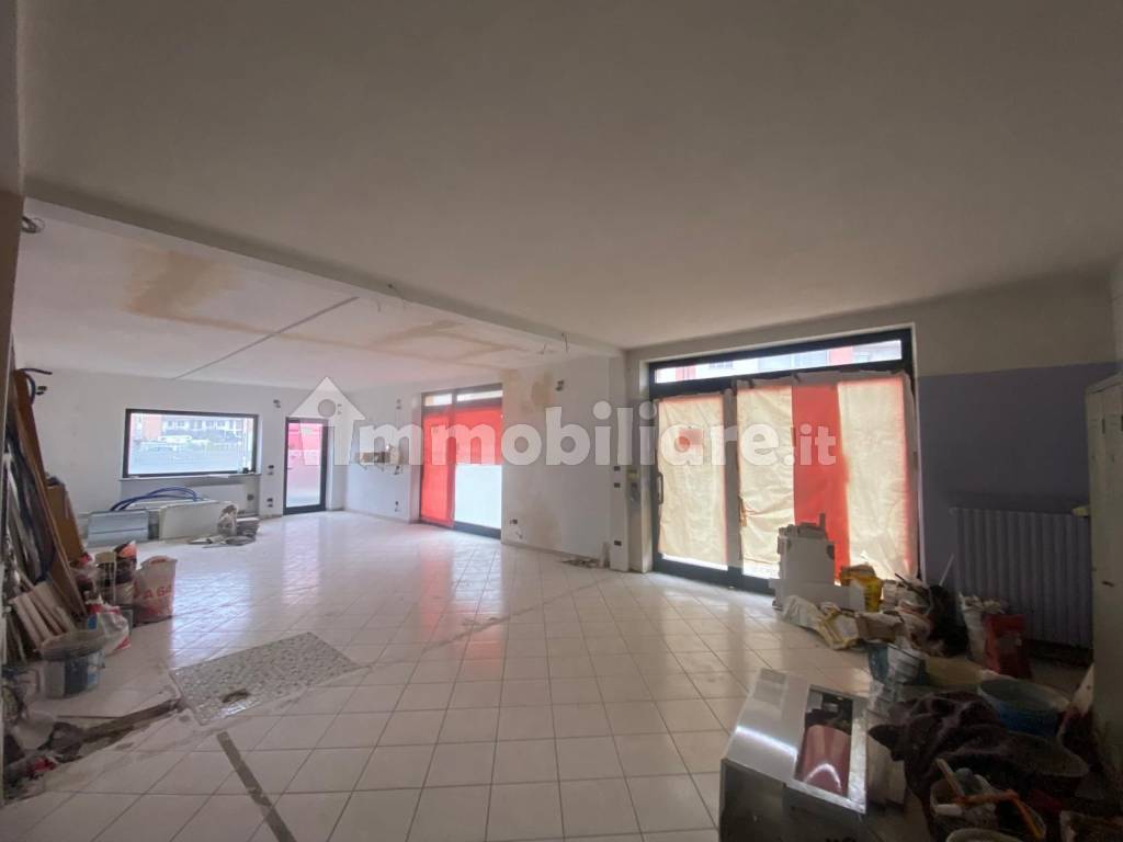 Locale commerciale via dei Bottai, Asti, Rif. 125916759 - Immobiliare.it