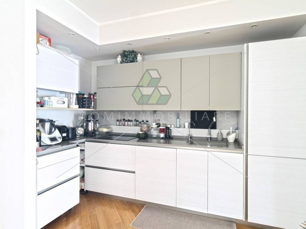 Vendita Appartamento in via Riccardo Bacchelli. Roma. Ottimo stato ...