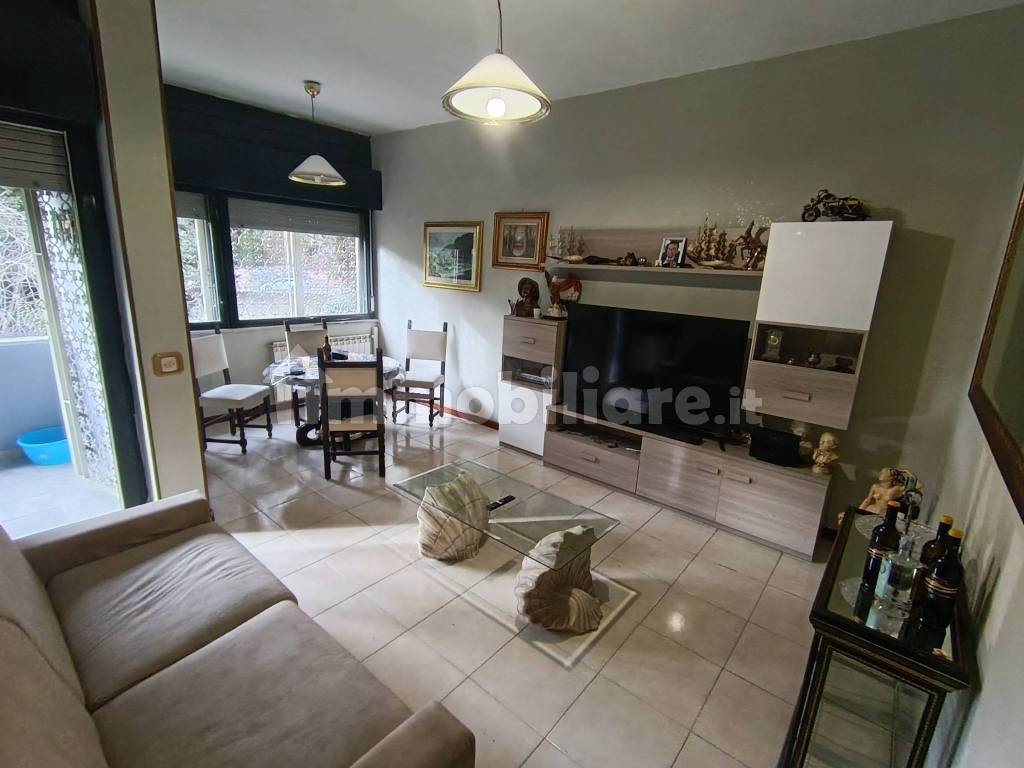 Vendita Appartamento in via Giovanni Conti 250. Roma. Buono stato ...