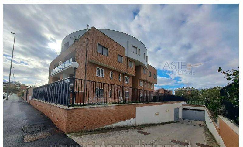 Asta per appartamento, via Cardinale Luigi Traglia, Ponte di Nona Roma ...