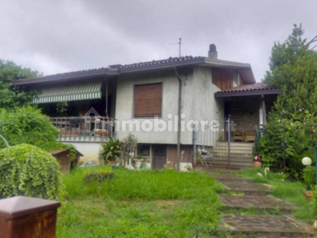 Asta per villa, via G.GARIBALDI Monte Cremasco, rif. 125949653 ...