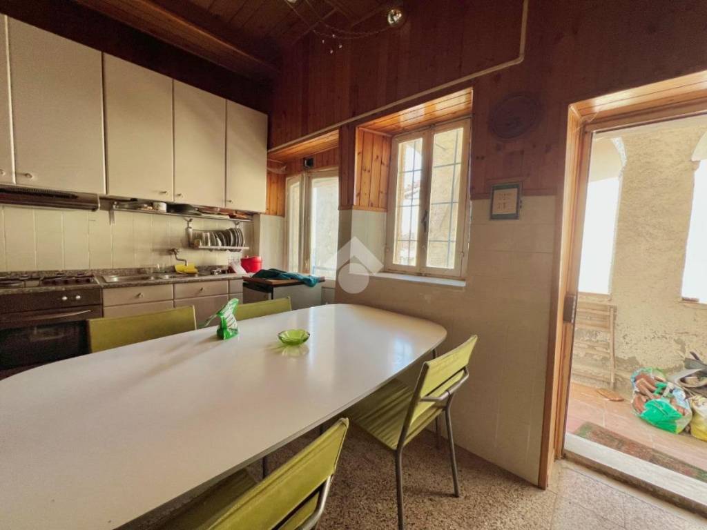 Vendita Rustico in via Airali 5 Passerano Marmorito. Da ristrutturare ...