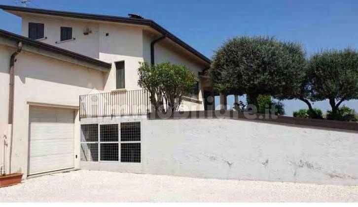 Asta per villa, via Giacomo Leopardi Asola, rif. 125964619 - Immobiliare.it