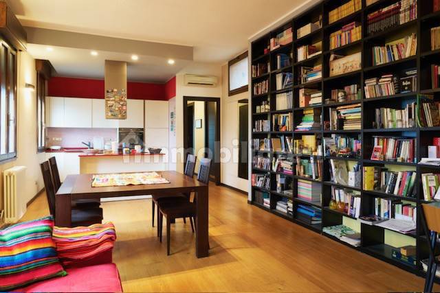 Vendita Appartamento Modena. Trilocale in viale Monte Kosica. Buono ...