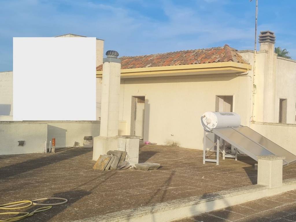Vendita Villa unifamiliare Racale. Buono stato, posto auto, con ...