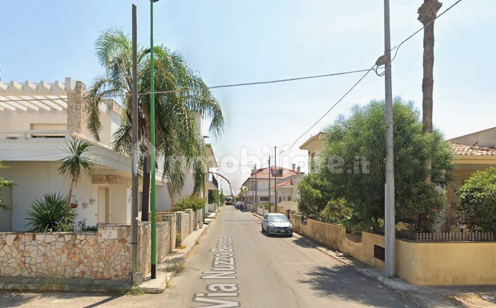 Vendita Villa unifamiliare Racale. Buono stato, posto auto, con ...