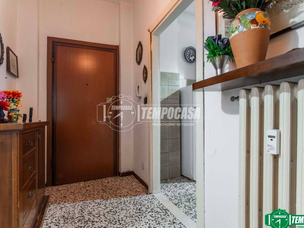 Vendita Appartamento Rescaldina. Trilocale, Da ristrutturare, primo ...