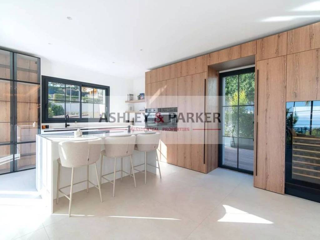 Vendita Villa unifamiliare Roquebrune-Cap-Martin. 240 m², rif. 125994865