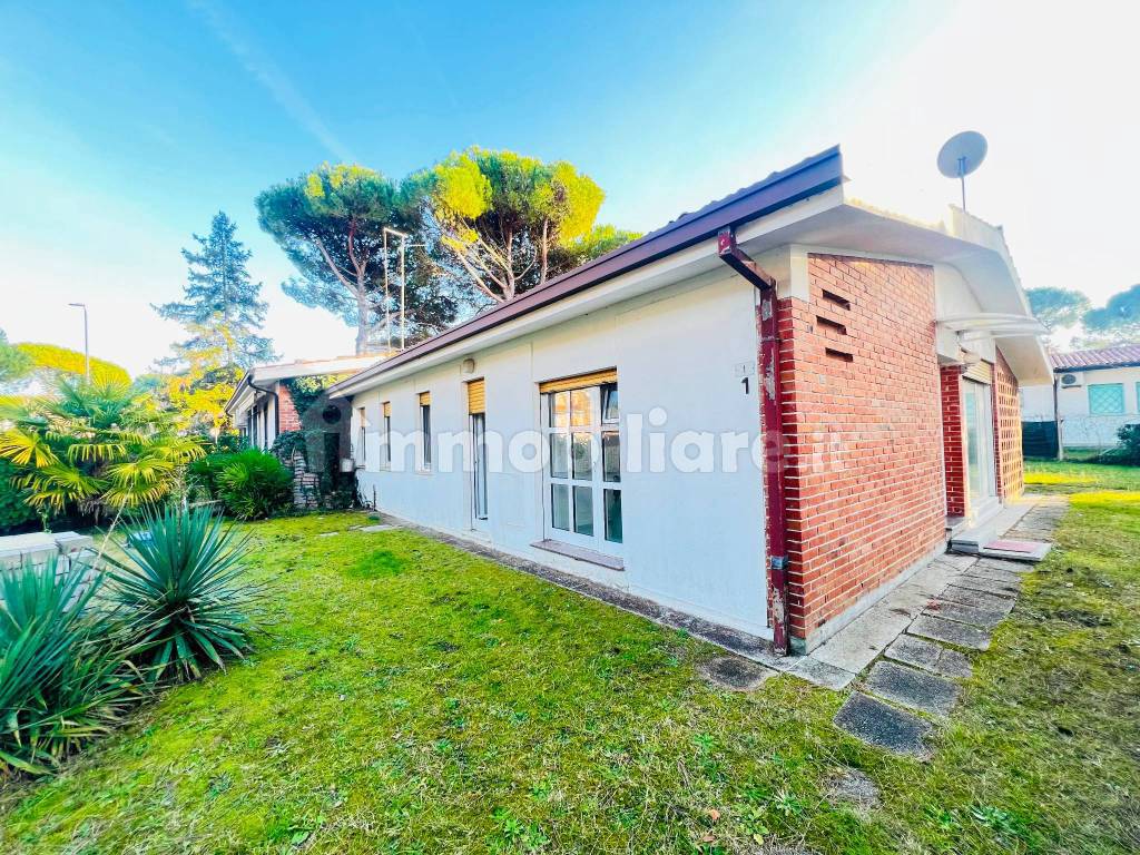Vendita Villa bifamiliare in via degli Olmi 1 San Michele al ...