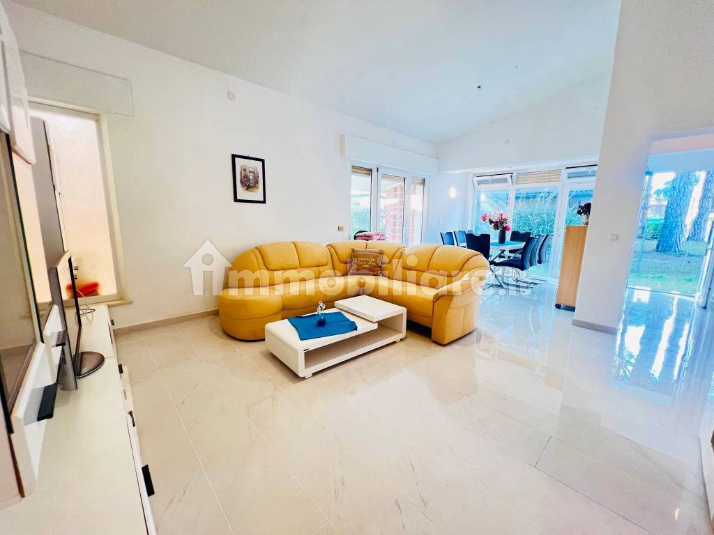 Vendita Villa bifamiliare in via degli Olmi 1 San Michele al ...