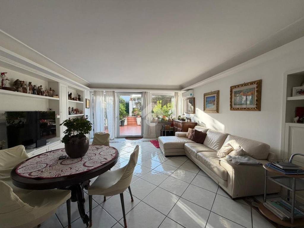 Affitto Villa unifamiliare in via Posillipo 66 Napoli. Nuova, posto ...