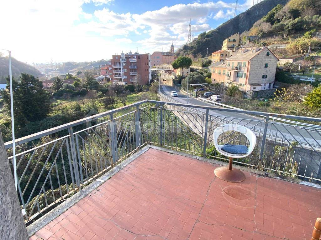 Vendita Appartamento Genova. Trilocale in via Mario Sordi 10. Buono ...