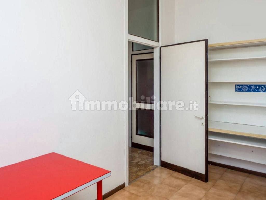 Stanza singola in affitto, affittasi camera singola via Michele ...