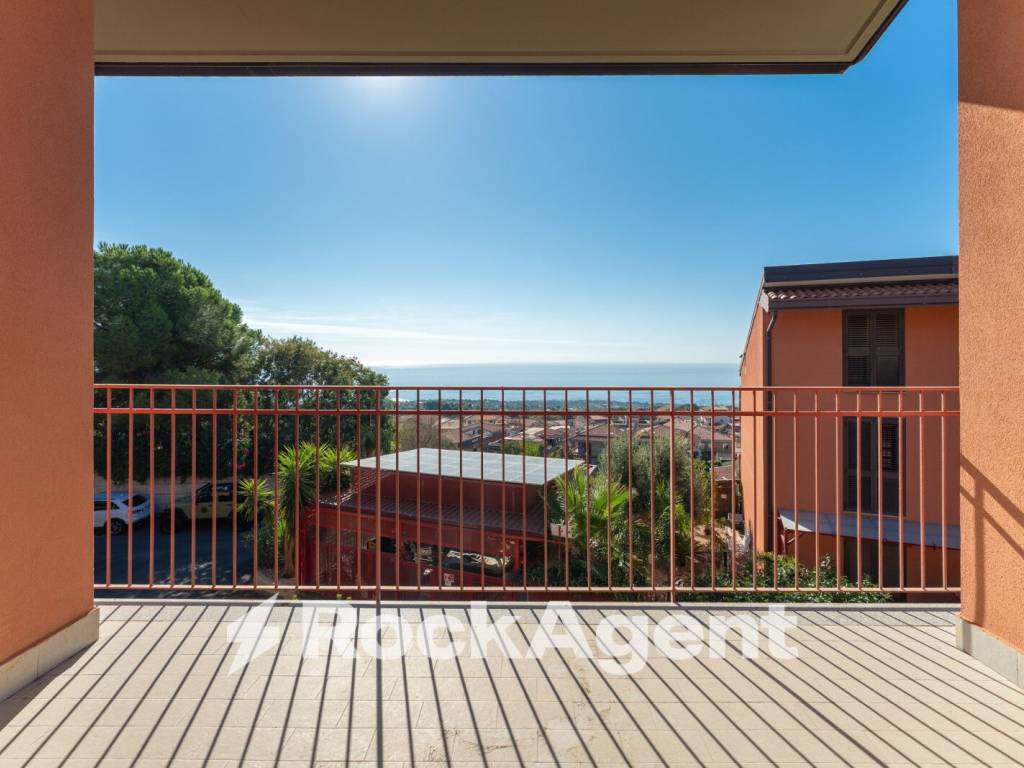 Vendita Villa a schiera in via Sciarone, 15 Aci Castello. Nuova, posto ...