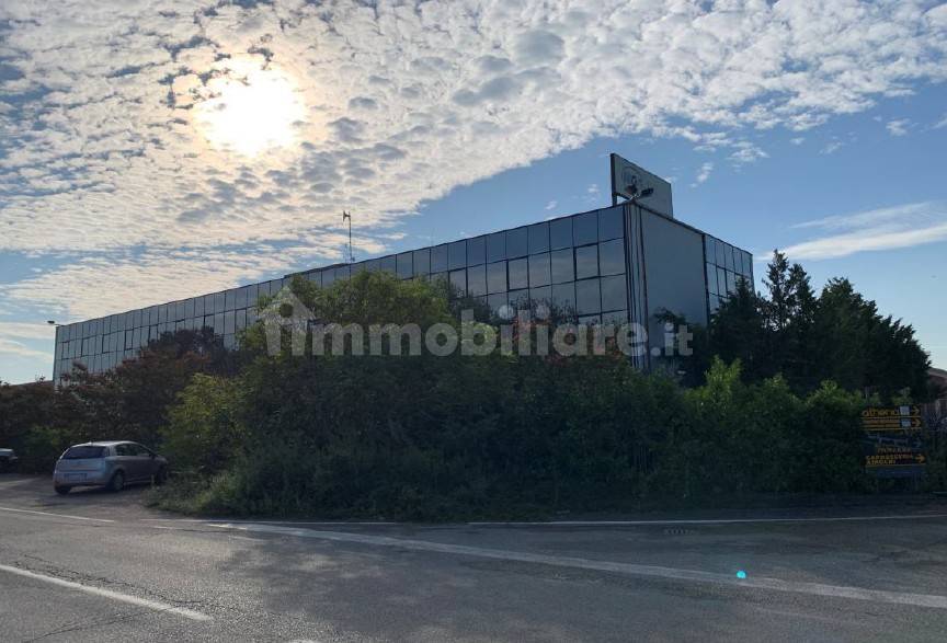 Negozio - Locale commerciale via Guido Rossa, Cornate d'Adda, Rif ...