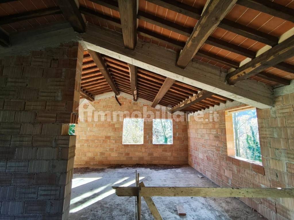 Vendita Rustico in Colle di Compito, Capannori. Da ristrutturare, posto ...
